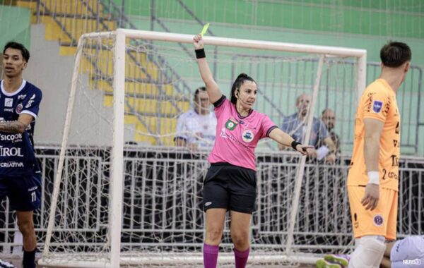 Professora da FMEL de Canoinhas vai apitar a Copa Mundo do Futsal Sub ...